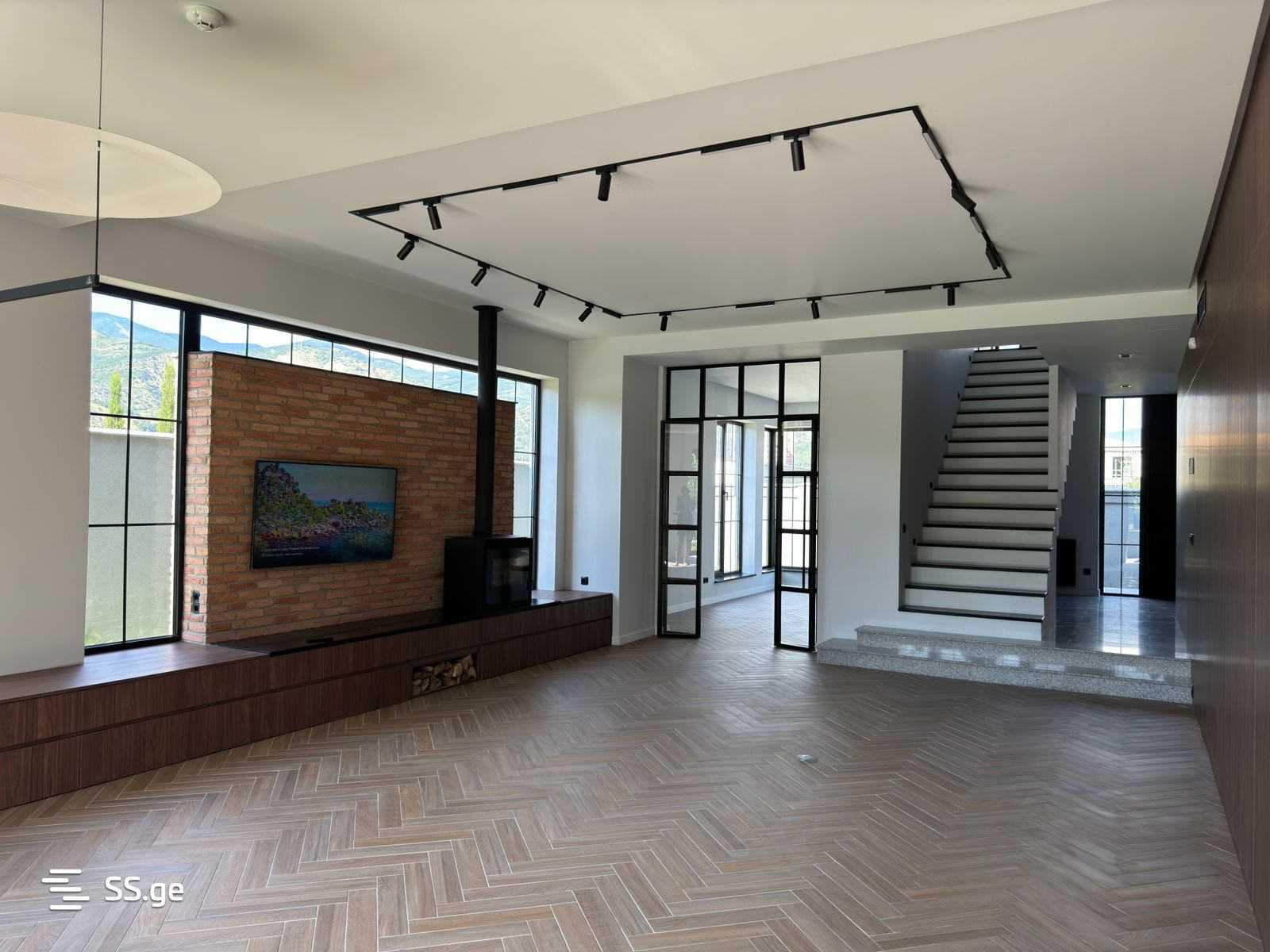 იყიდება 7 ოთახიანი კერძო სახლი დიღომში, 730000 $ - 30093162 | ss.ge