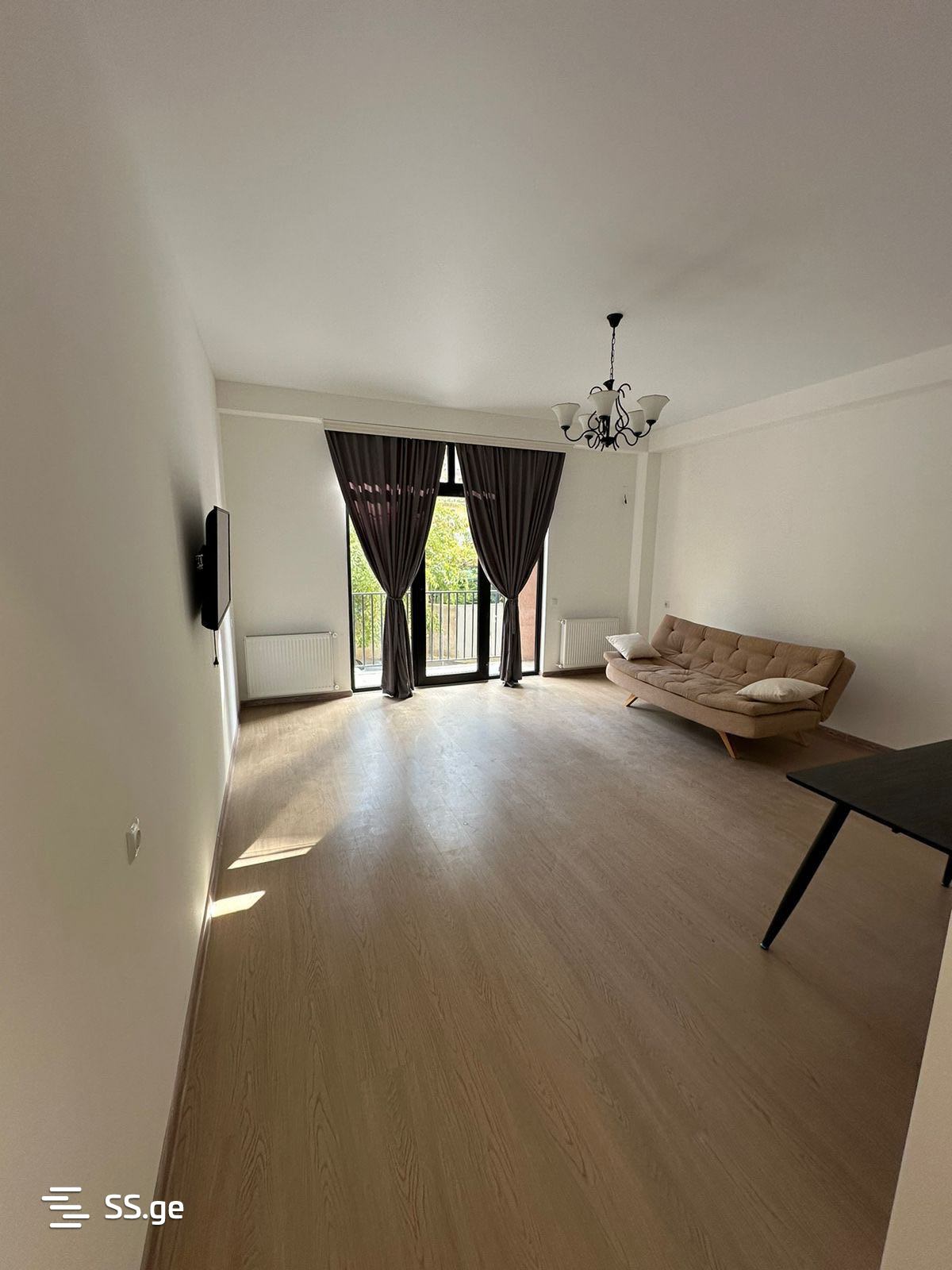 იყიდება 3 ოთახიანი ბინა საბურთალოზე, 179000 $ - 28301060 | ss.ge