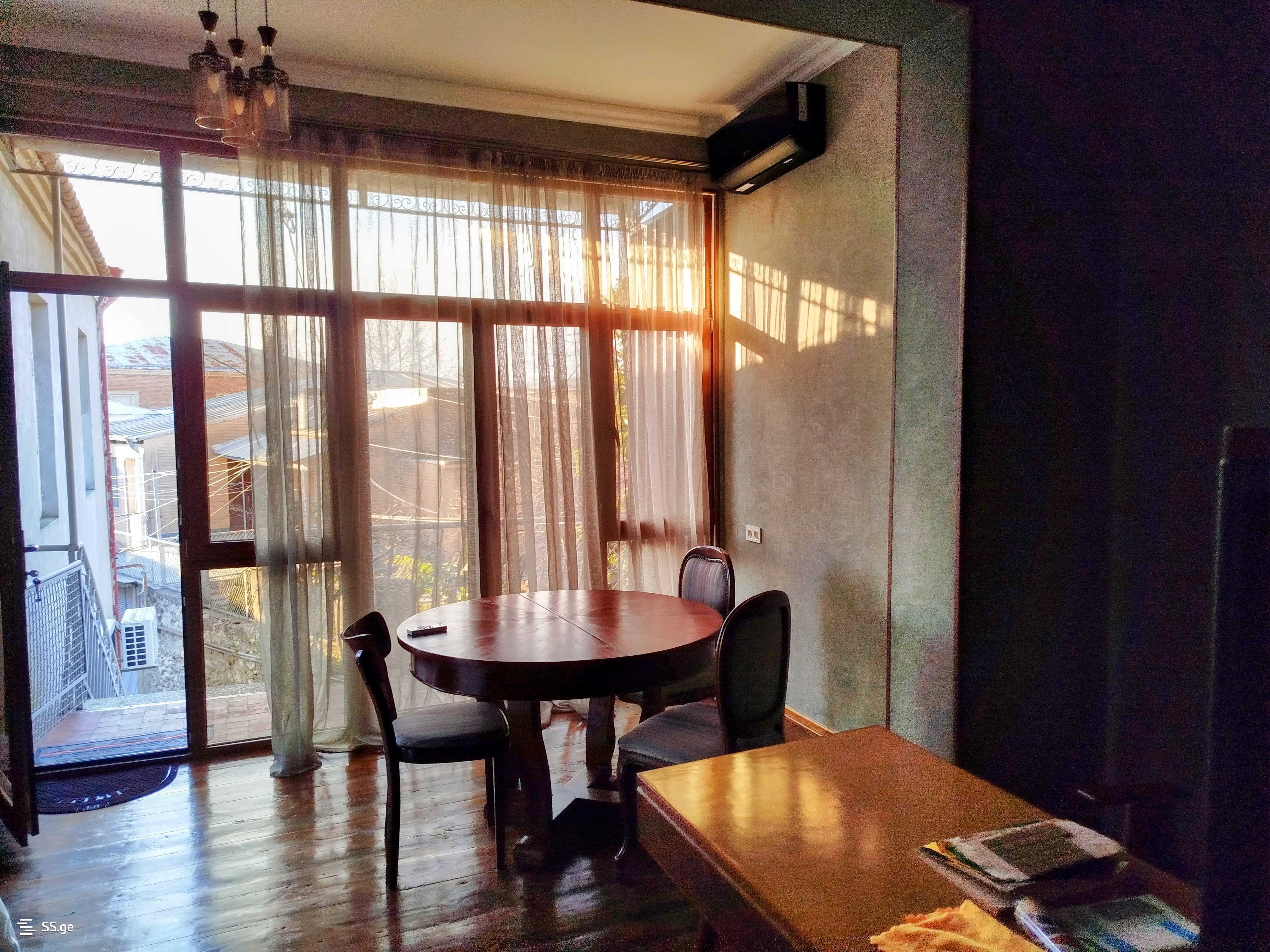 ქირავდება 3 ოთახიანი ბინა ქუთაისში, 350 $ - 31210497 | ss.ge