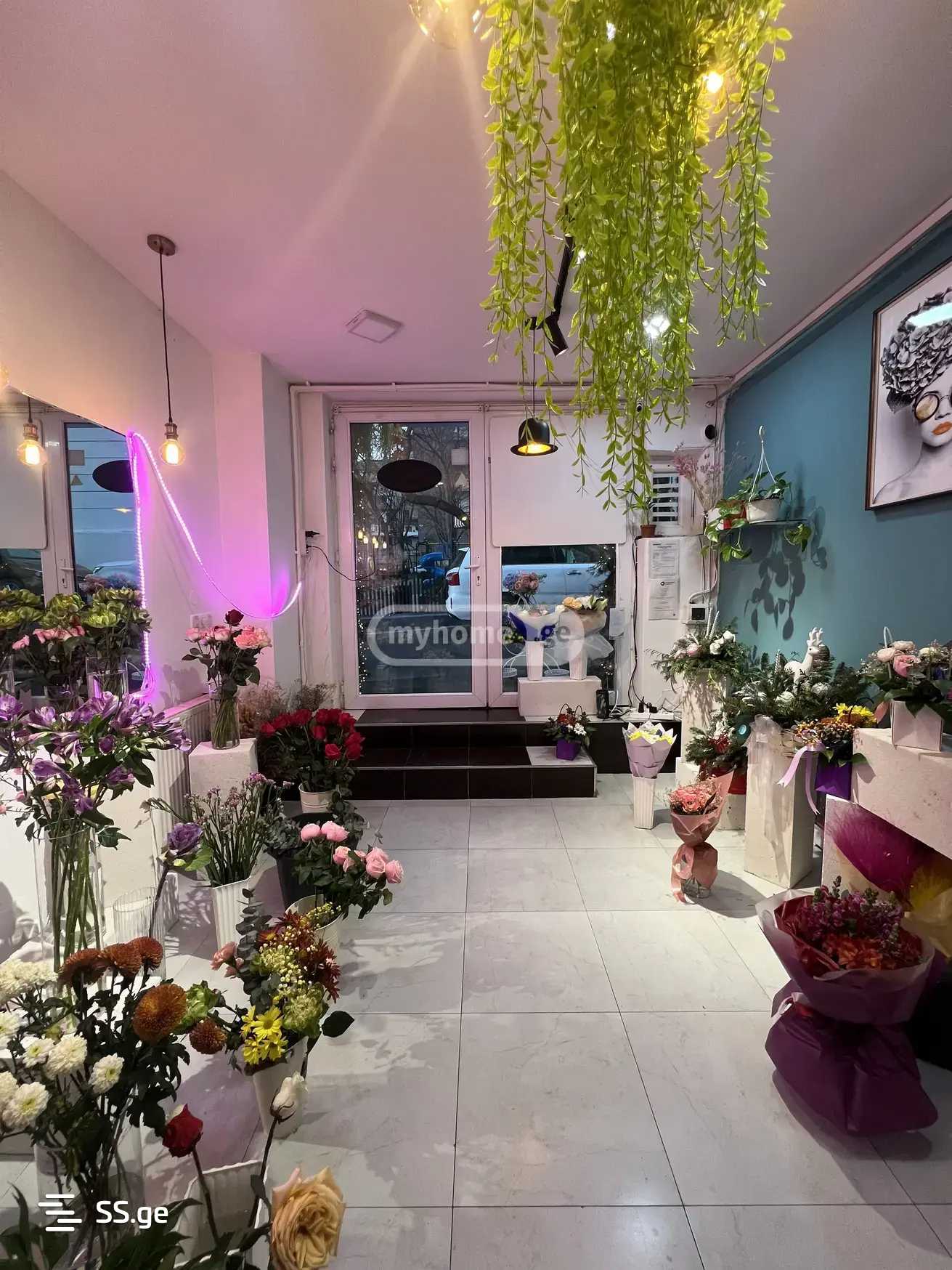 ქირავდება სავაჭრო ობიექტი საბურთალოზე, 700 $ - 31292709 | ss.ge