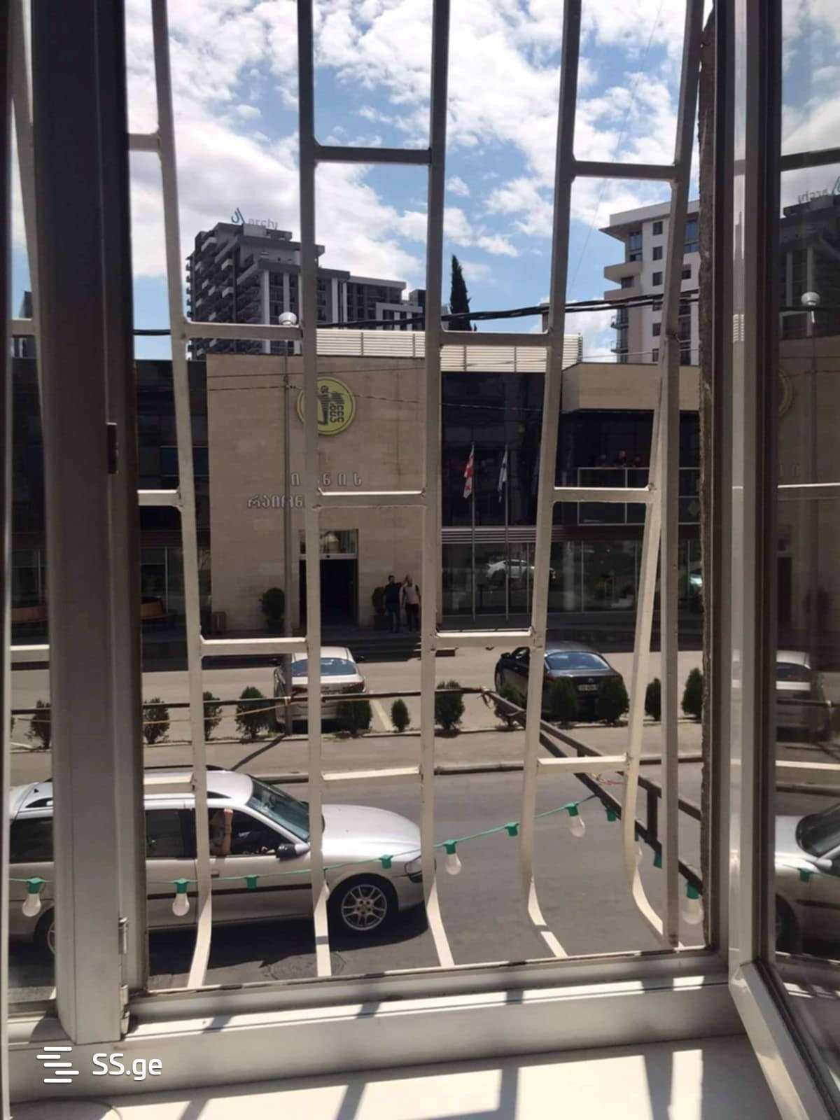 ქირავდება 4 ოთახიანი ბინა ისანში, 700 $ - 31958954 | ss.ge