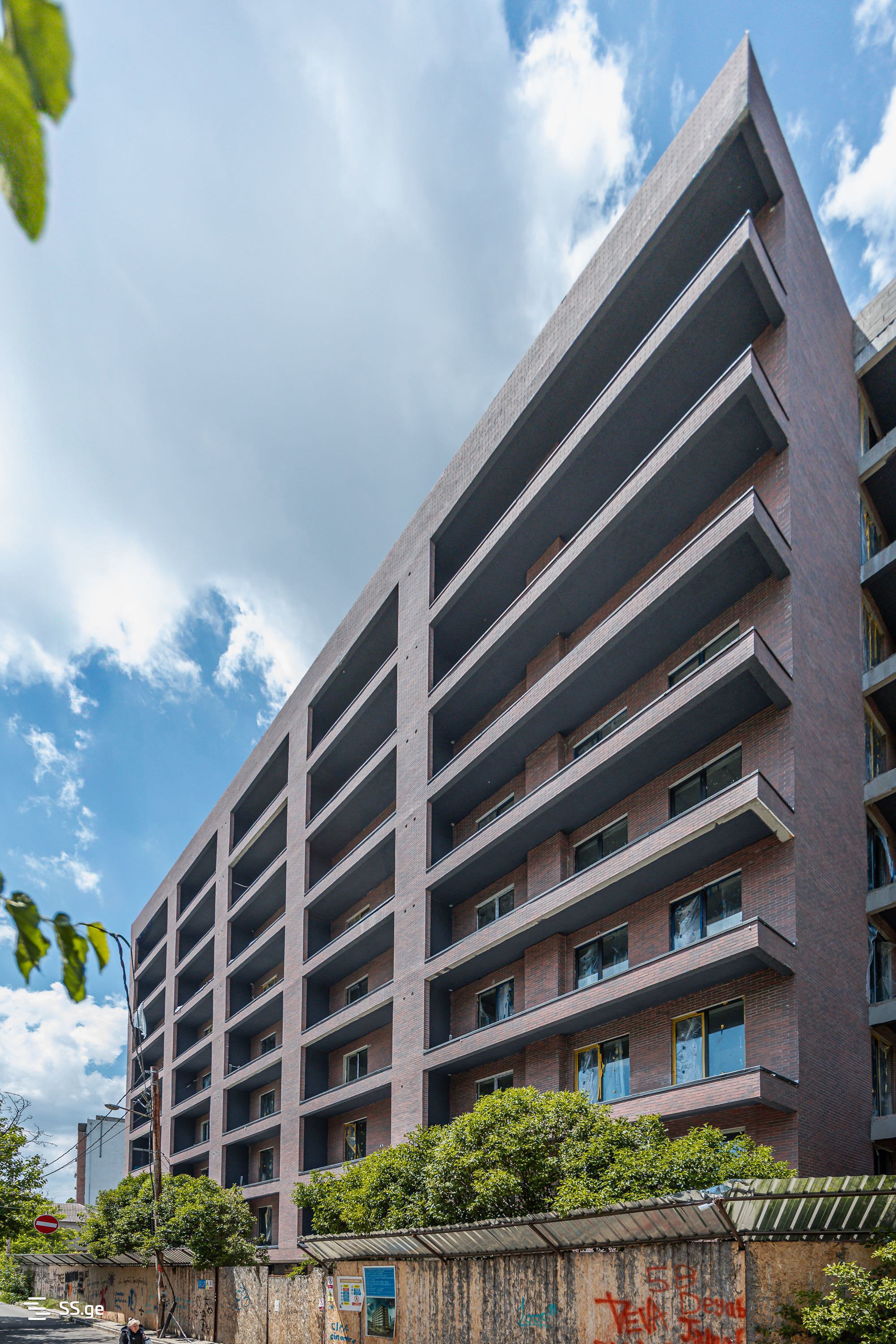 იყიდება 2 ოთახიანი ბინა საბურთალოზე, 82200 $ - 32325536 | ss.ge