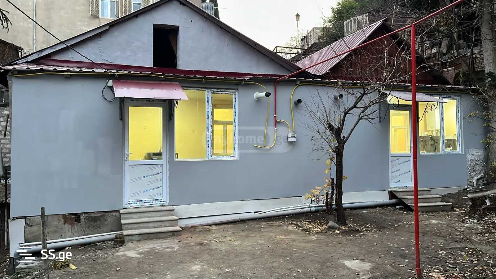 ქირავდება 4 ოთახიანი კერძო სახლი საბურთალოზე, 1200 ლარი - 34205641 | ss.ge