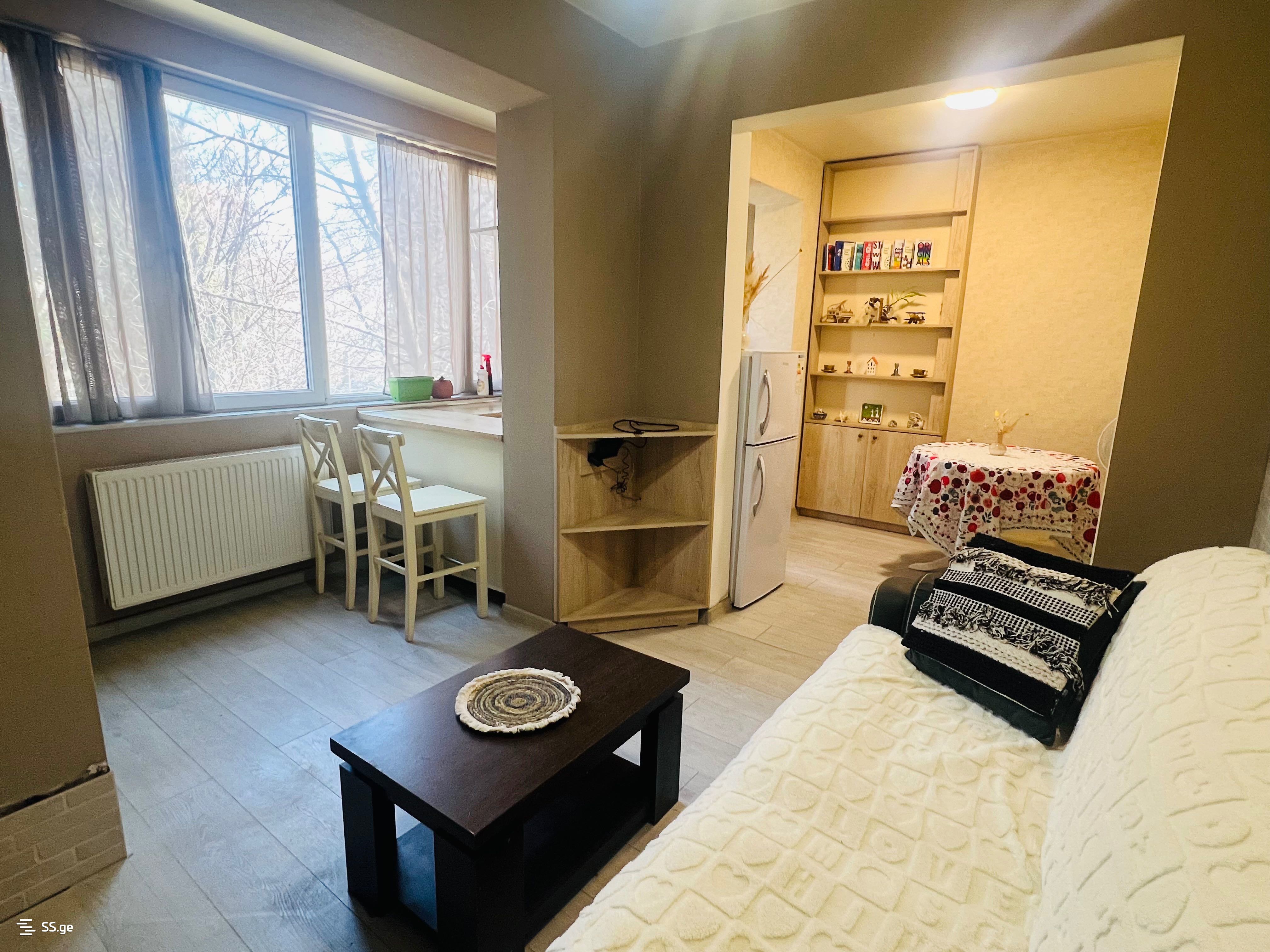 იყიდება 2 ოთახიანი ბინა საბურთალოზე, 82500 $ - 34434711 | ss.ge